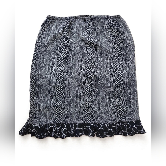 Sunny Leigh | Skirts | Sunny Leigh 0 Silk Black And White Patterned ...